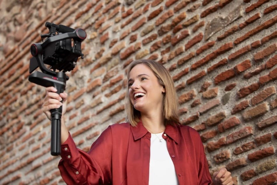 Best Vlogging Cameras: Top Picks for Beginners & Pros Alike